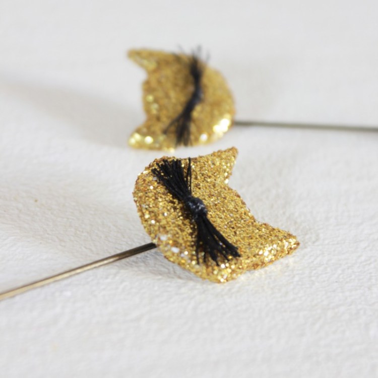 Chat, moustache, paillettes : broche super chouette ! – Les Enchantées